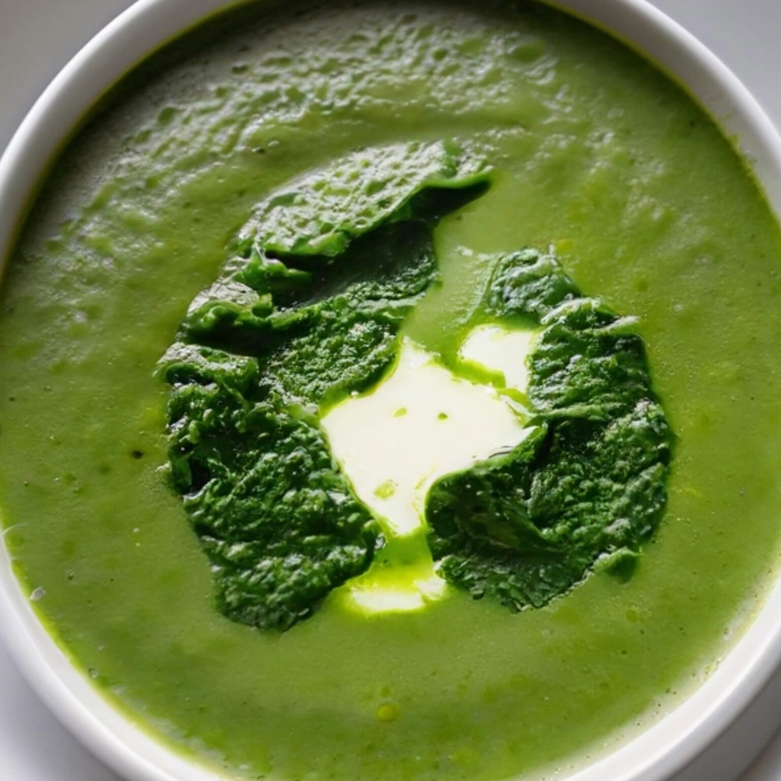 15-Minutes Creamy Spinach Soup Recipe - A Delight - Soup Chick