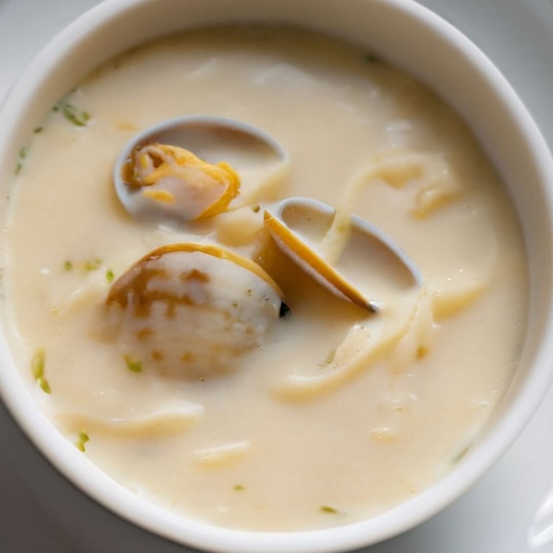 Classic White Clam Chowder Recipe: Taste the Sea's Bounty